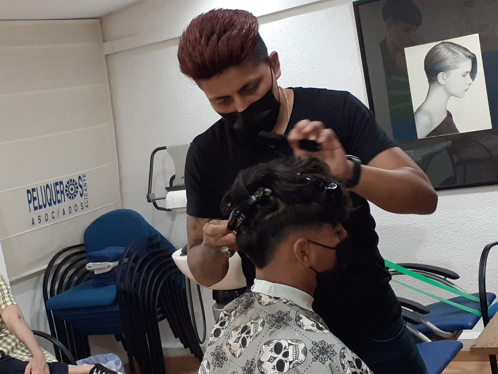 Curso corte caballero Alicante, teoría y práctica de la mano de Bryan